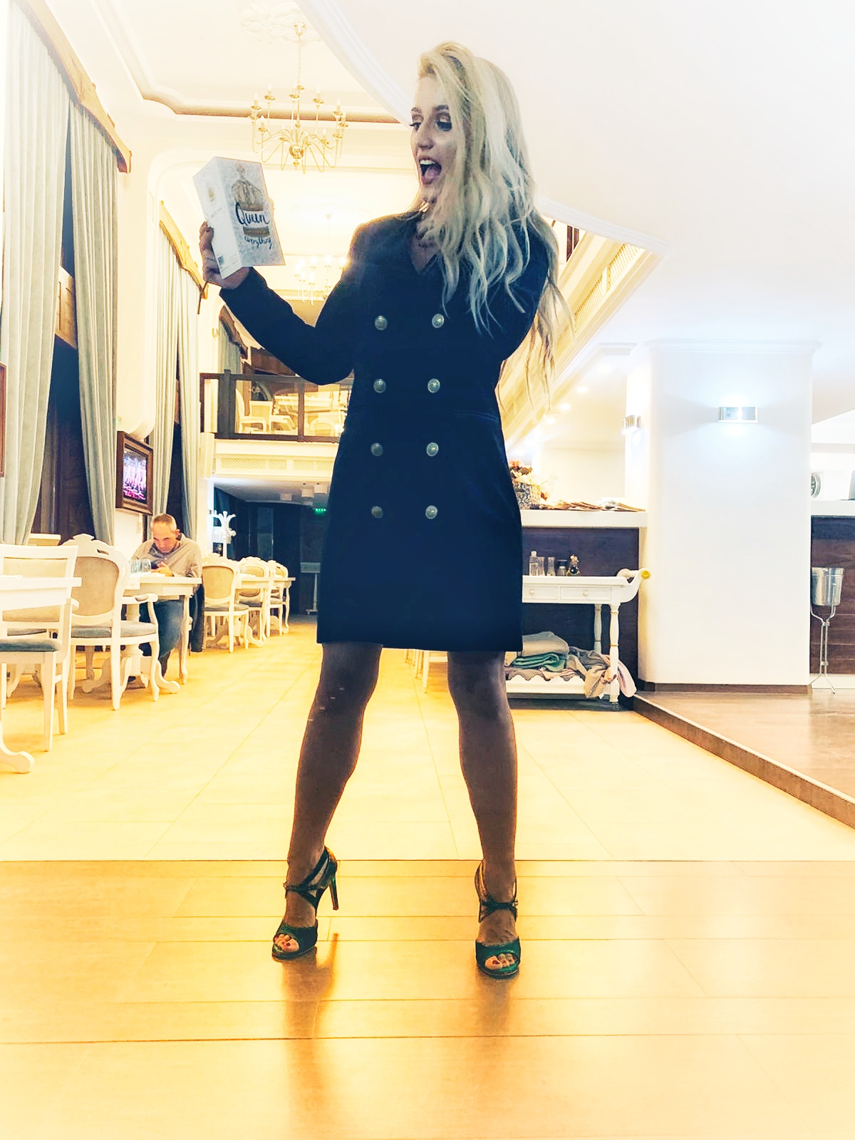 queen of everything Hotel Astoria Oradea – Corina Costache